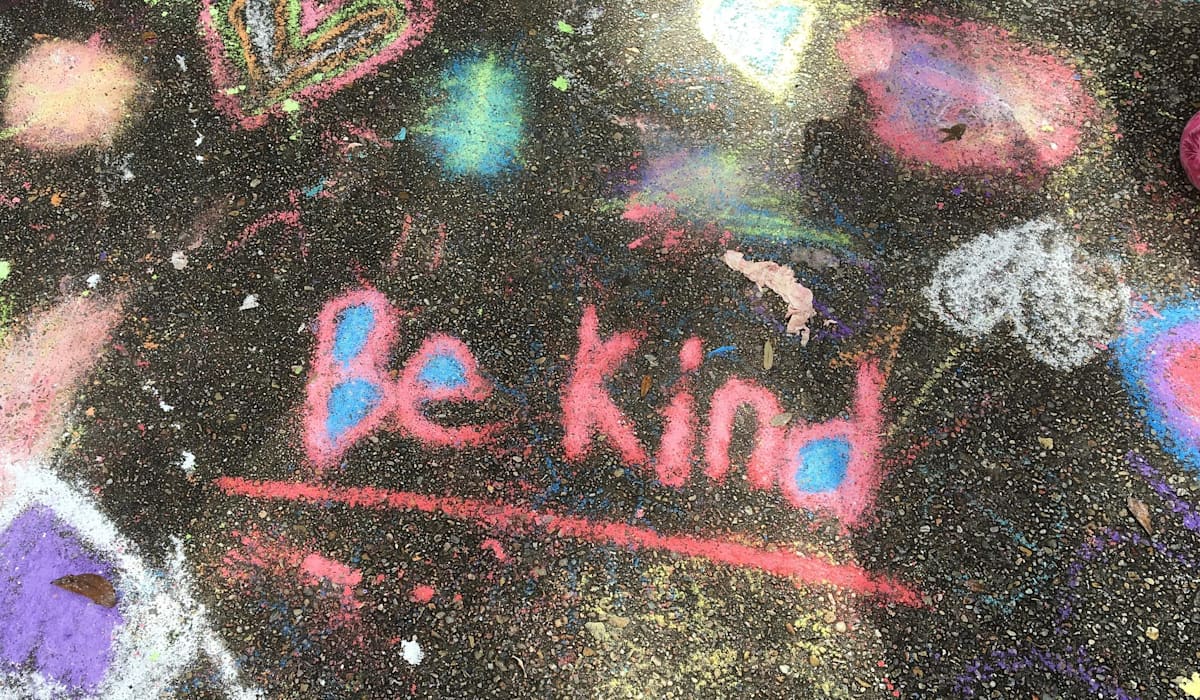 Random Acts of Kindness Day - Twinkl NewsRoom - Twinkl