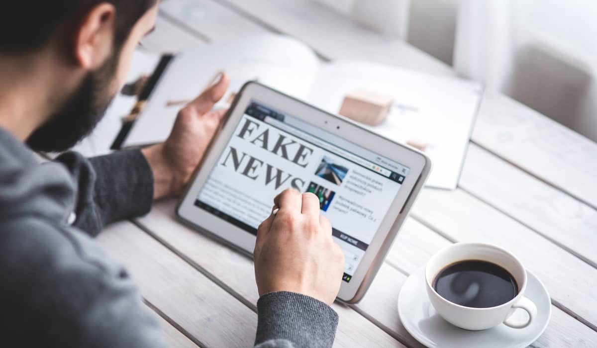 What Is Fake News? - Twinkl NewsRoom - Twinkl