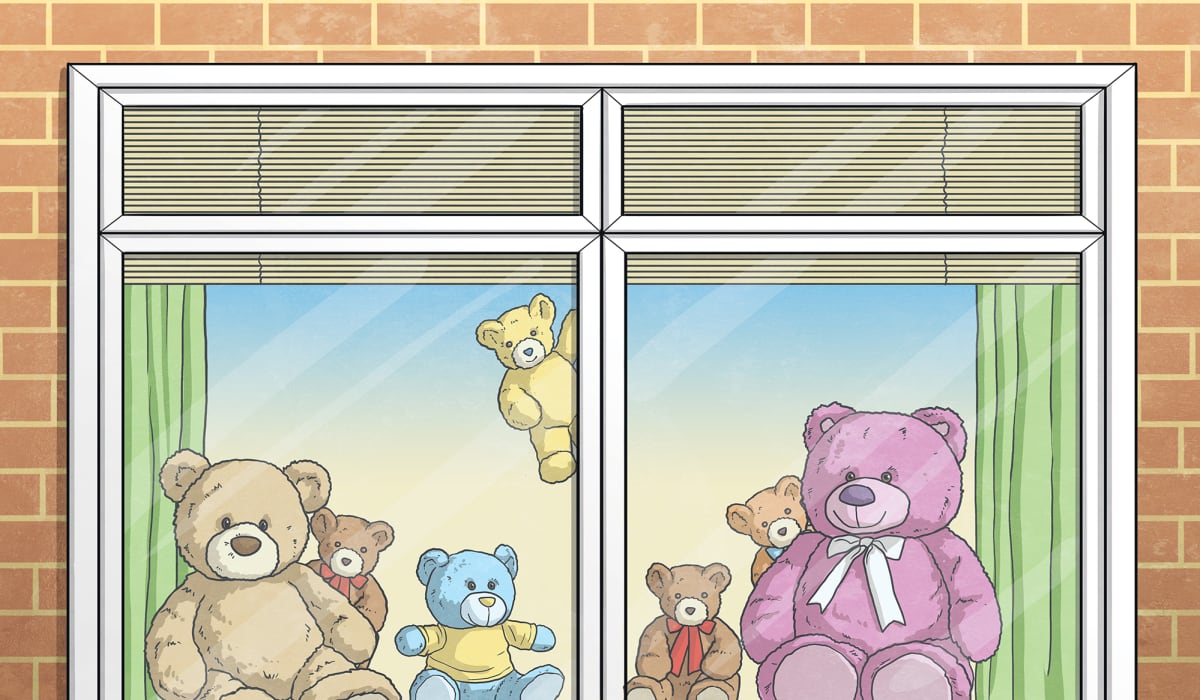 Teddy Bears in Windows - Twinkl NewsRoom - Twinkl