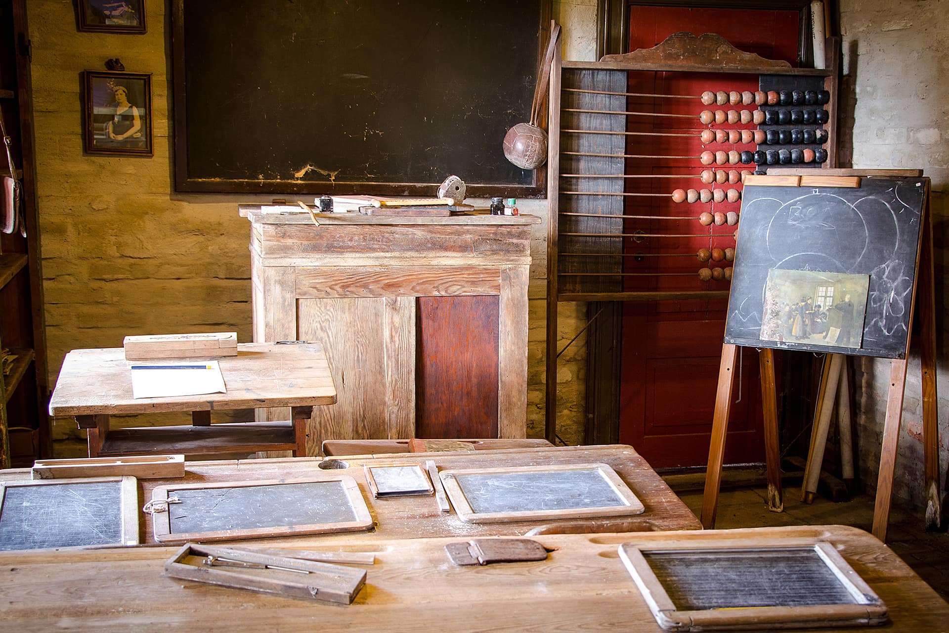 Victorians Classroom Starters & Teaching Ideas - Twinkl