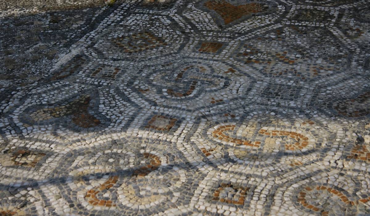 Roman Mosaic Found in London - Twinkl NewsRoom - Twinkl
