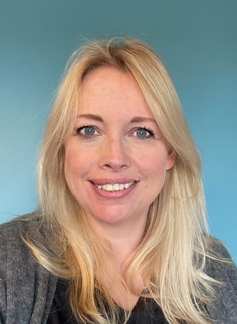 Teaching abroad: A look at the new iPGCE and iQTS course - Twinkl Digest