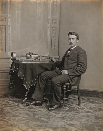 This Week in History: November 21st - 27th - Twinkl NewsRoom