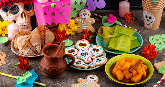 Let's celebrate Día de los Muertos! - Twinkl