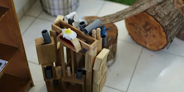 Loose Parts Play - A Guide for Teachers - Twinkl