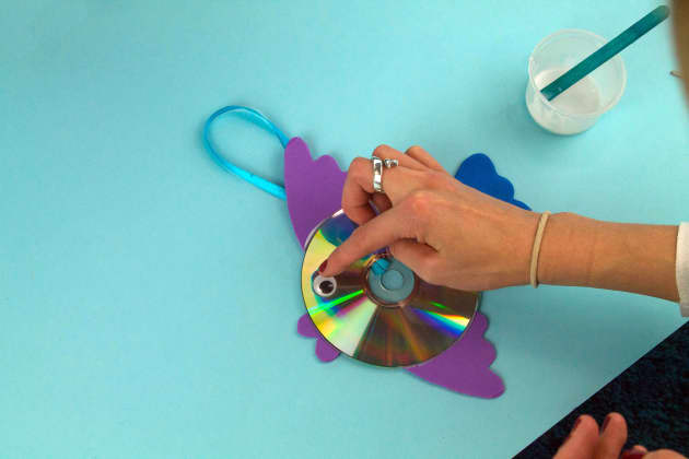 Get Crafty: CD Fish - Twinkl