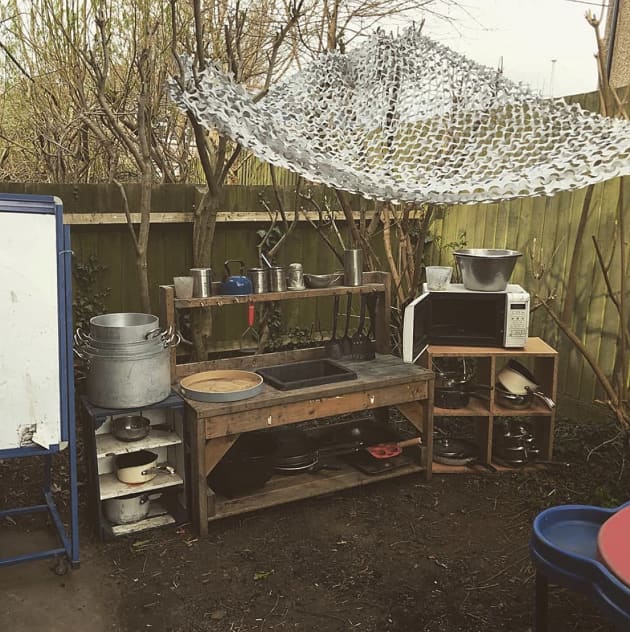 Early Years Autumn Mud Kitchen Ideas - Twinkl
