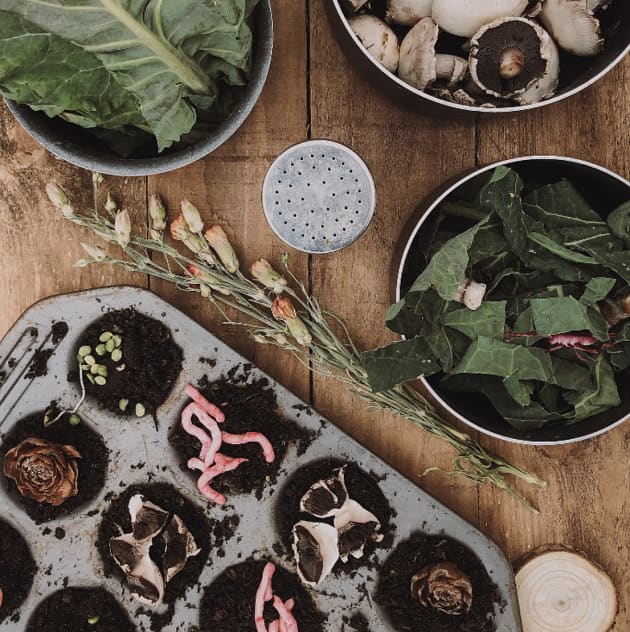 Early Years Autumn Mud Kitchen Ideas - Twinkl