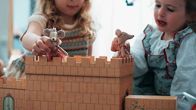 Play & Learn Pathways in Early Learning and Childcare: Learning Through ...