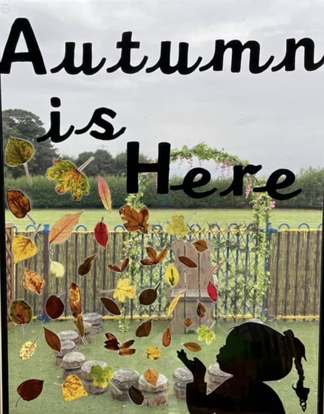 Early Years Autumn Display Ideas and Resources - Twinkl