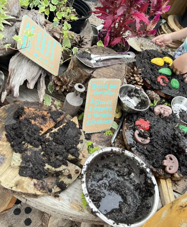 Early Years Autumn Mud Kitchen Ideas - Twinkl