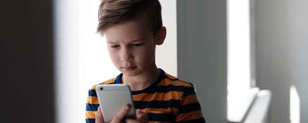 Children from low-income families more likely to experience danger online